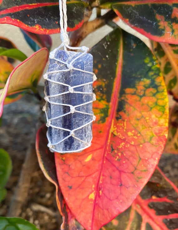 Blue Kyanite Macrame Necklace - Etsy