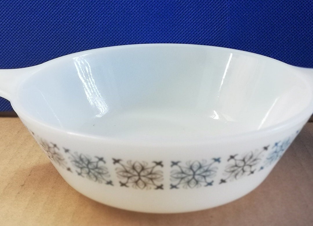 JAJ Pyrex Casserole Dish 7.5 Diameter Chelsea Design - Etsy