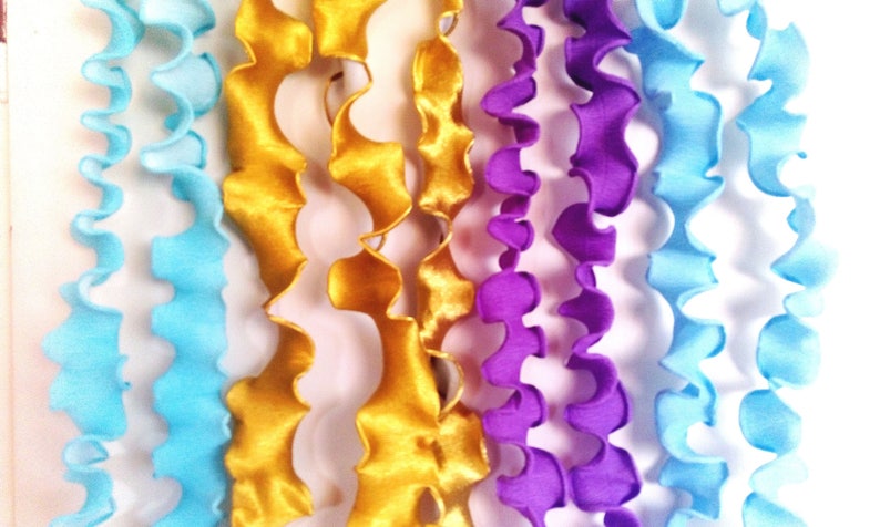 Paper Strands, Encanto Streamers Backdrop, Crepe Paper Streamer Wall ...