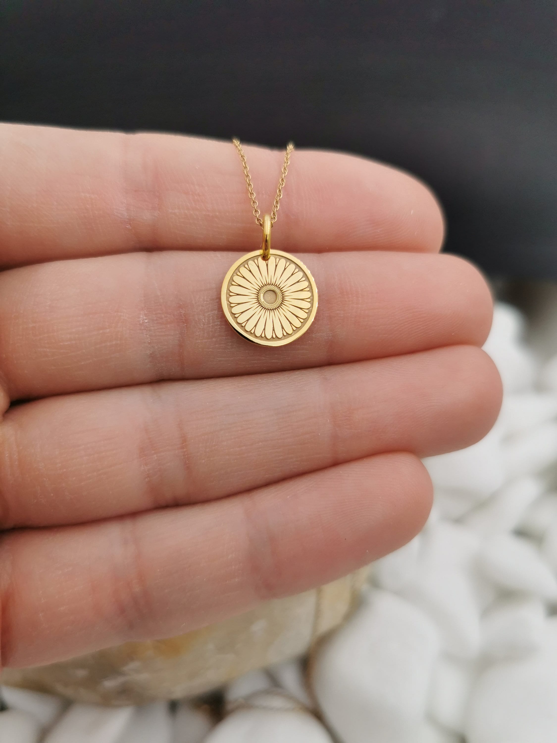 Dainty 14k Solid Gold Daisy Necklace, Personalized Daisy Pendant ...