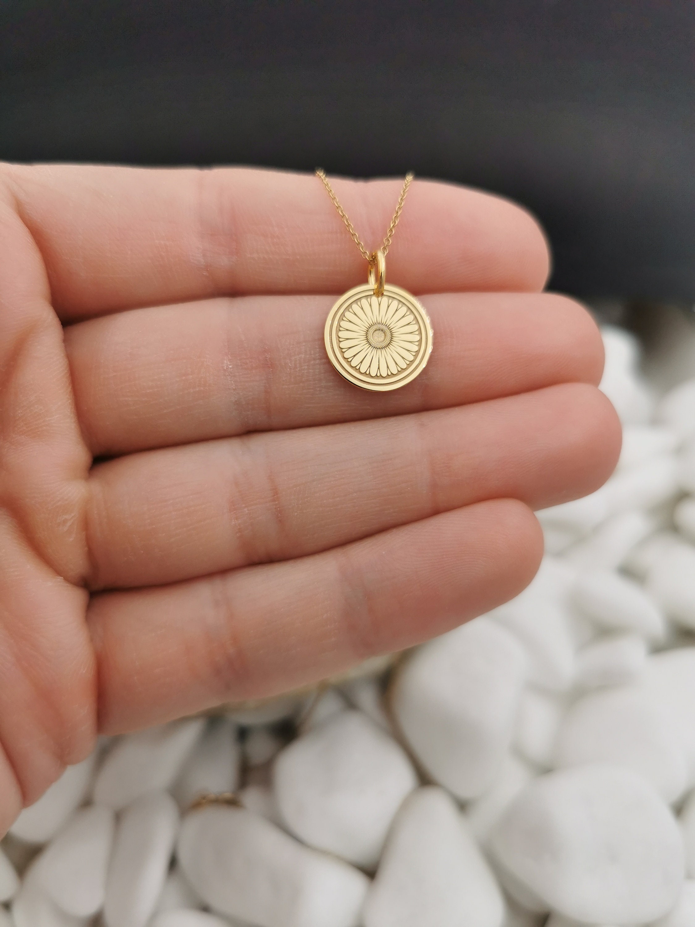 Dainty 14k Solid Gold Daisy Necklace, Personalized Daisy Pendant ...