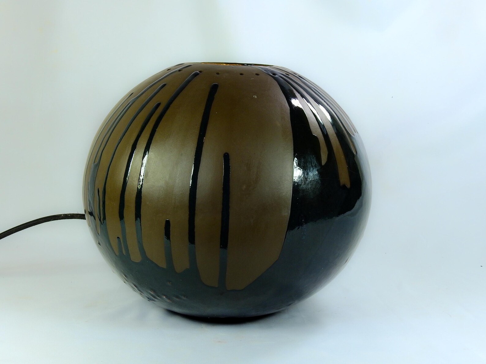 Brown Spherical Matt and Glossy Ceramic Table Lamp to Create Elegant ...