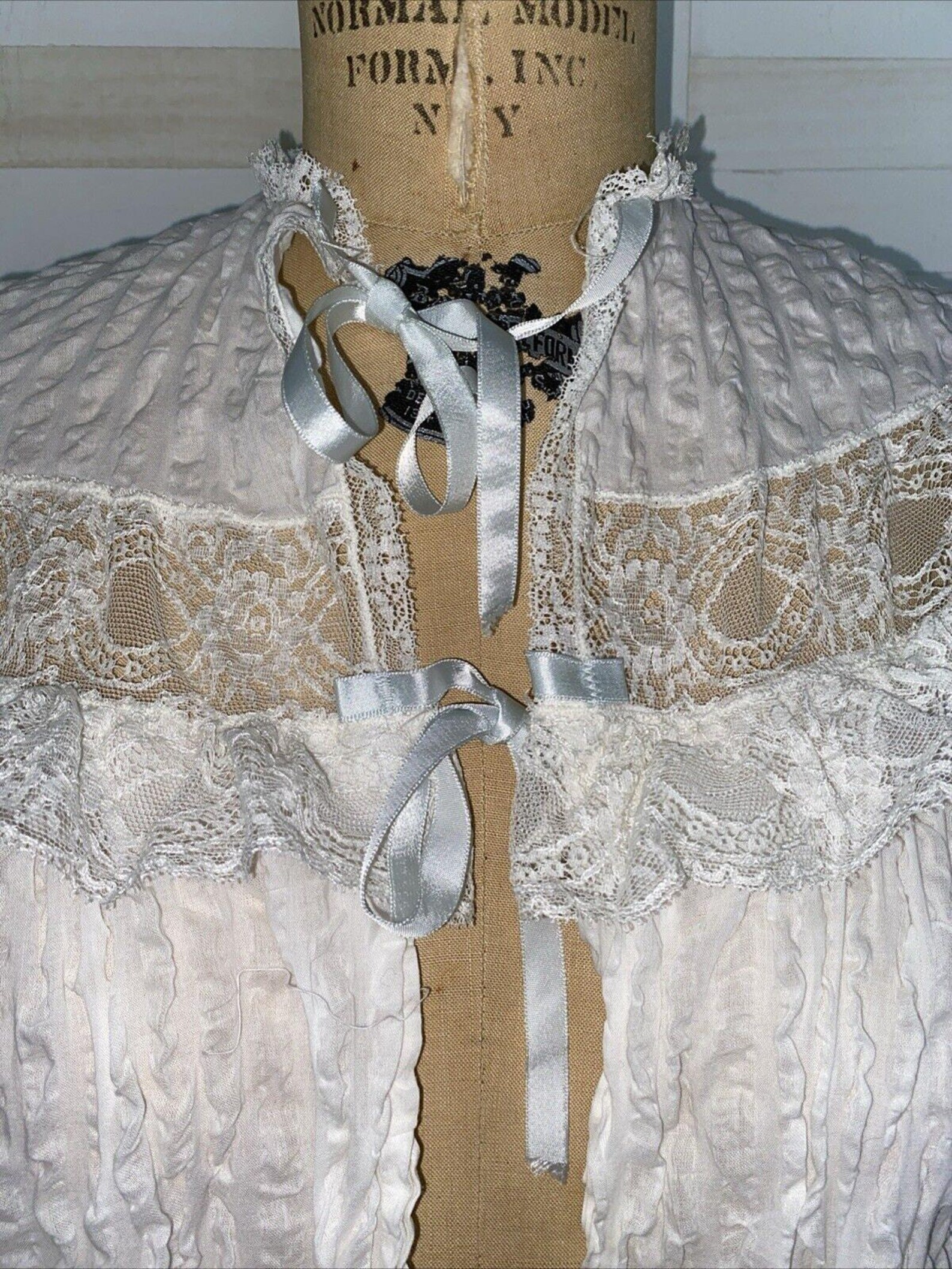 Vintage 50s Wondermaid Women's White Seer Sucker Full Length Cotton ...