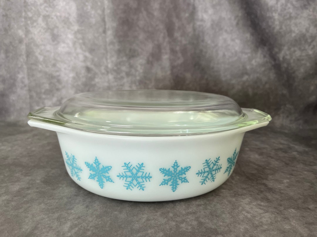 Vintage Pyrex 043 White With Turquoise Snowflakes Casserole Dish With ...