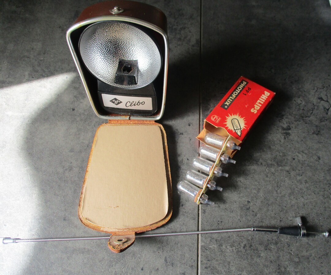 Buy Agfa Flash, 1957, Type Clibo in a Leather Hard Case With Zipper, 5 ...
