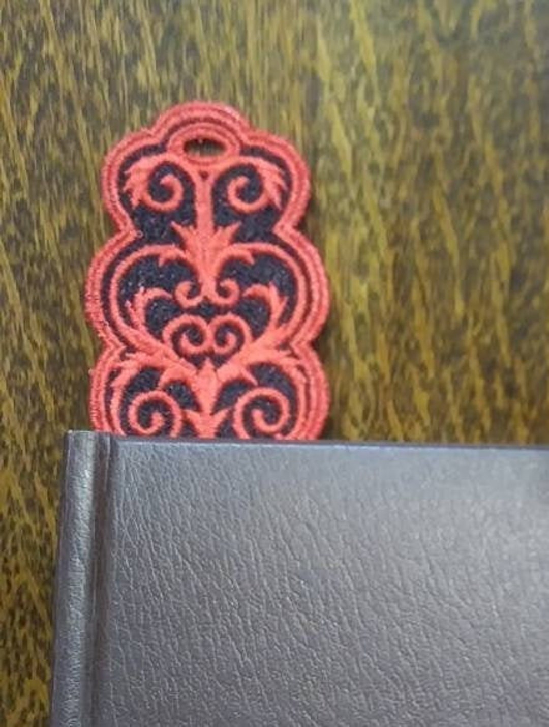 Elegant Scroll Bookmark for Your Favorite Bookworm - Freestanding Lace ...