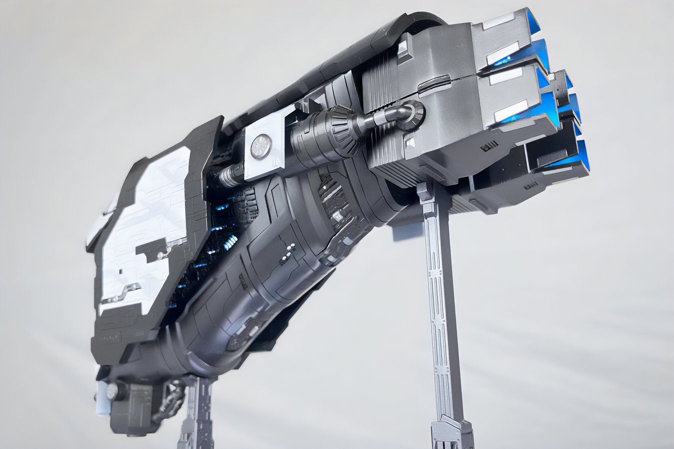 EVE Online Ship Model - Amarr Cruisers - Augoror Navy Issue - Original ...