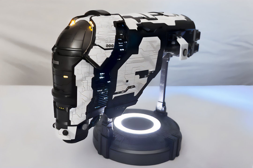 EVE Online Ship Model - Amarr Cruisers - Augoror Navy Issue - Original ...