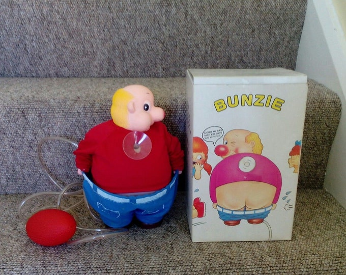 Bunzie Car Window Toy, Mooning Man, Retro Vintage 1970's / 80's Item ...