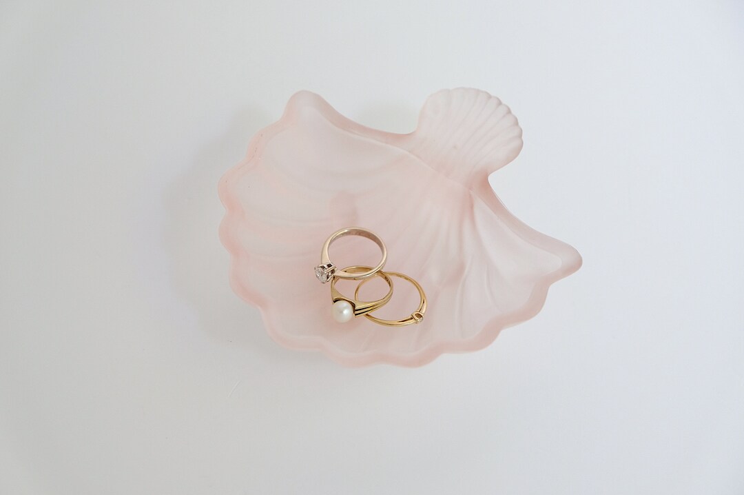 Vintage Bowl With Feet shell Rosalin Glass Matt/ Frosted Pink Glass ...