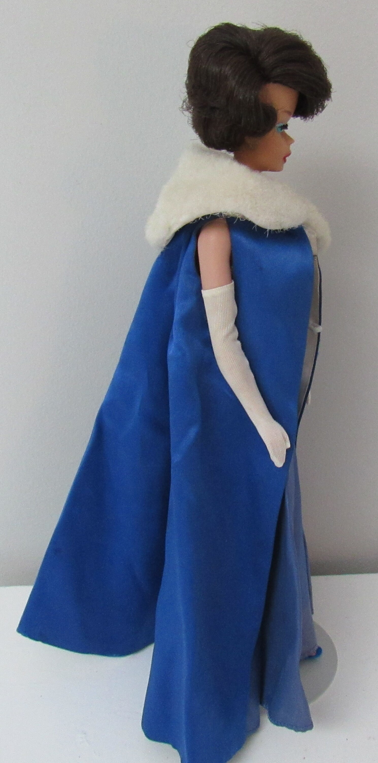 Gorgeous Vintage Brunette Side-part Barbie in Midnight Blue #1617 ...