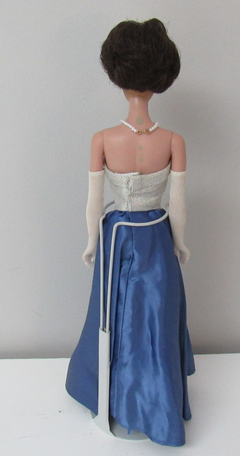 Gorgeous Vintage Brunette Side-part Barbie in Midnight Blue #1617 ...