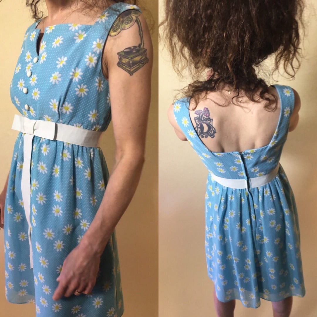1960s Vintage Sweet Baby Blue Dress/ Daisy Floral Print/ Bow in Front ...