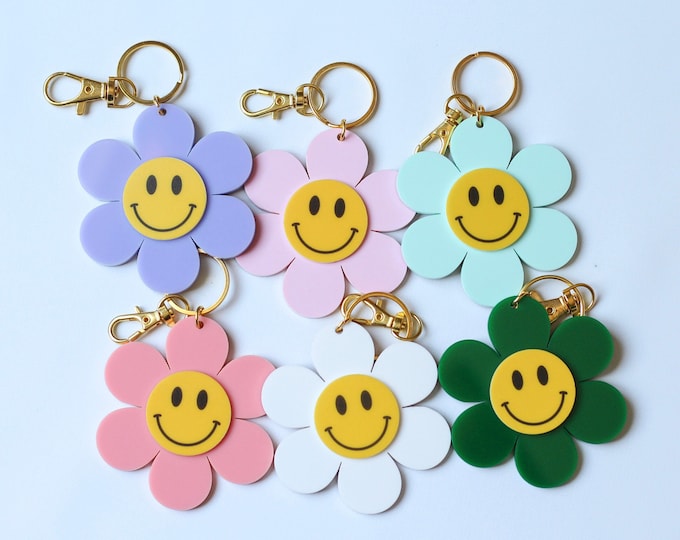 Cute Daisy Chain Keychains - Etsy