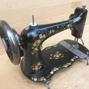 Singer VS2 Fiddlebase Vibrating Shuttle Sewing Machine With Painted ...