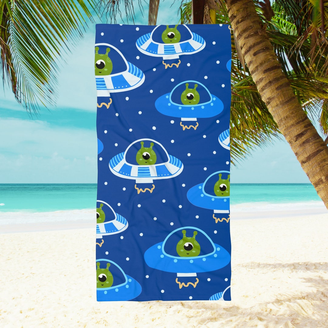 Kids Beach Towel: UFO Children's Boy Girl Adult Blue Flying Saucers ...