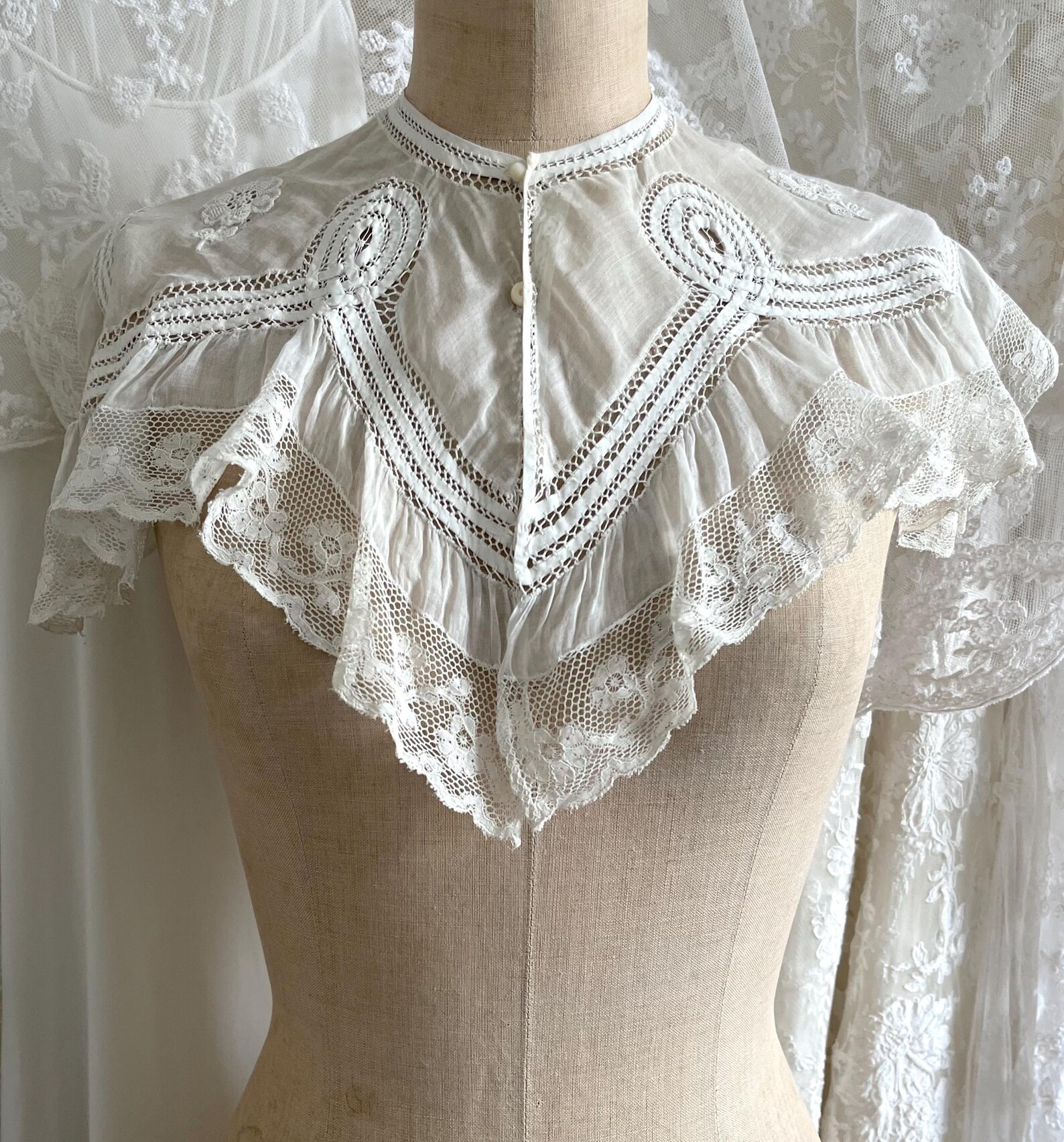Antique Lace Trimmed Floral Motif Capelet Collar - Etsy UK