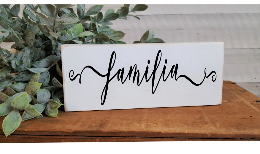 Small Wood Accent Sign / Familia family / Shelf Sitter / - Etsy