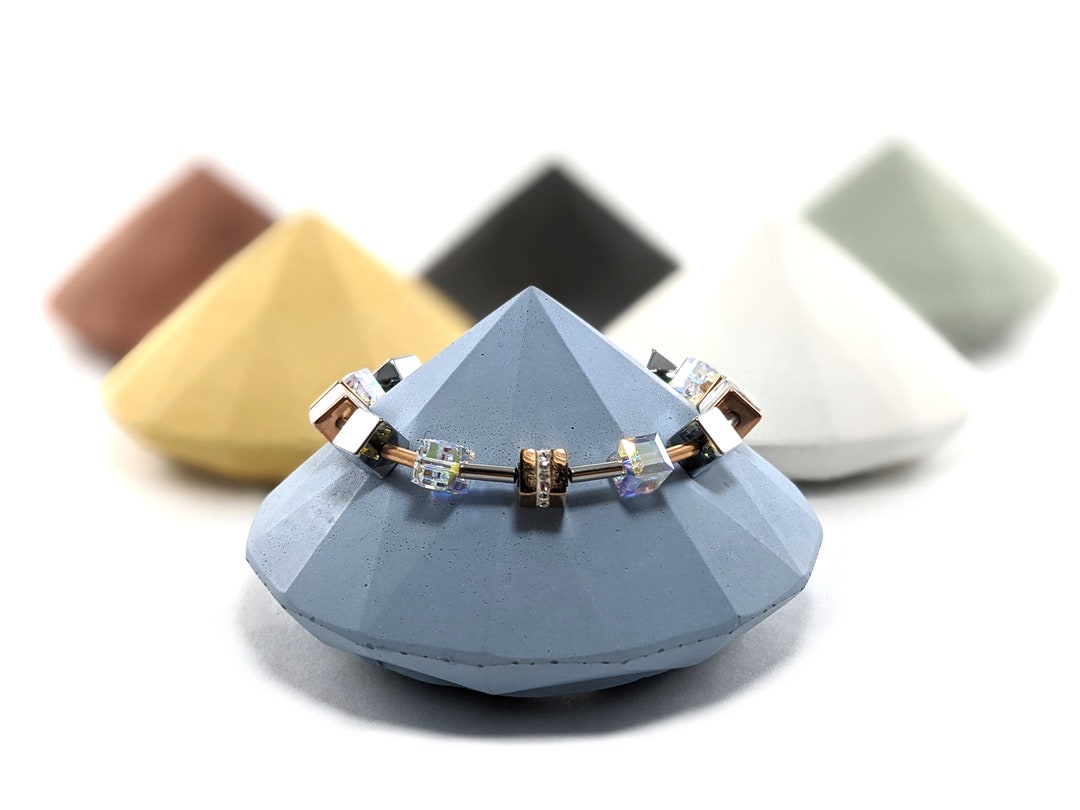 Diamond Ring Holder Made of Concrete, Diamond Bracelet Holder - Etsy