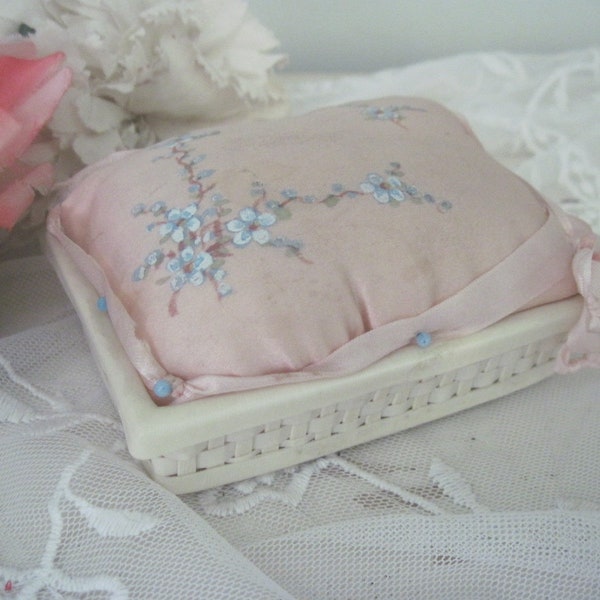 Vintage Pincushion - Etsy