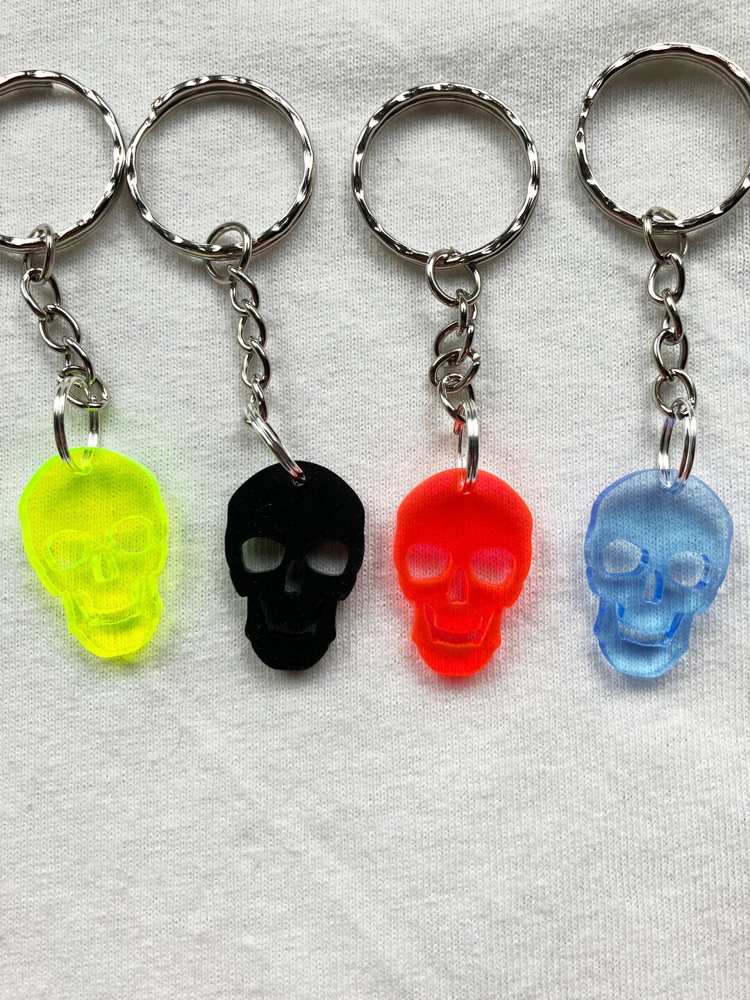 Skull Multicolour Themed Keyrings/keychains | Spooky Skulls Gothic Cool ...