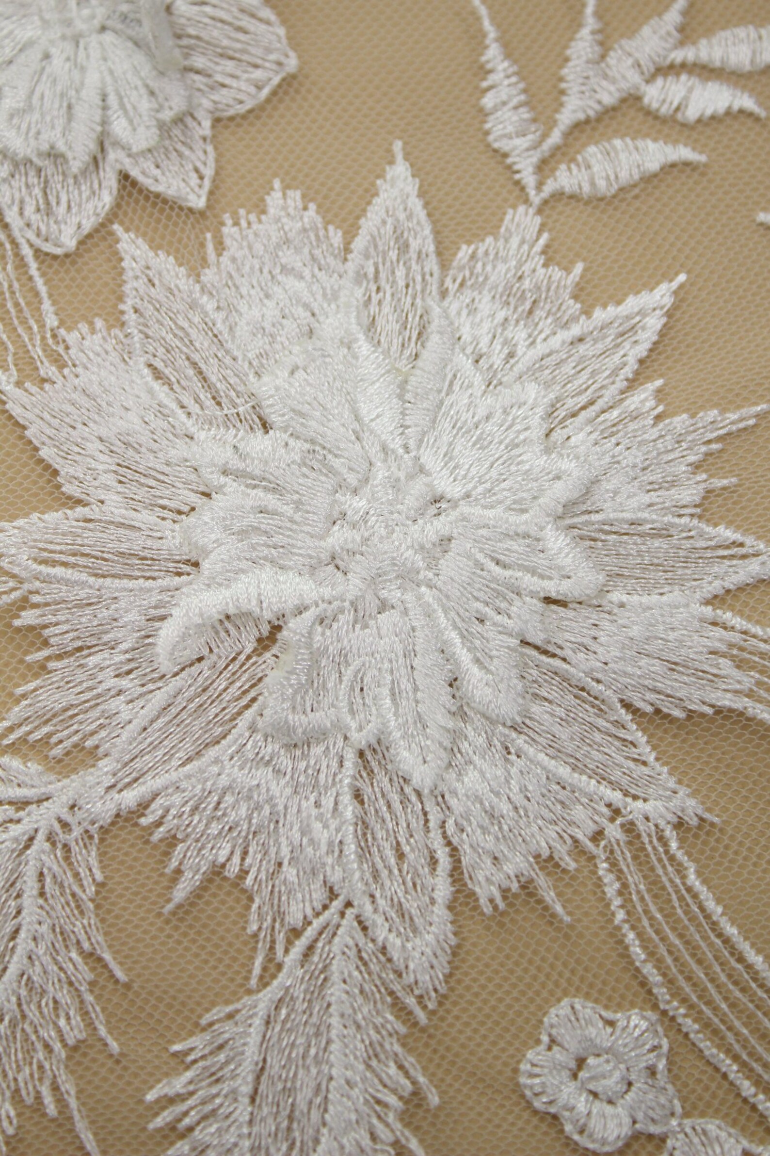 3D Lace Wedding.fashion 3D Flower Lace Fabric for Haute Couture Dress ...