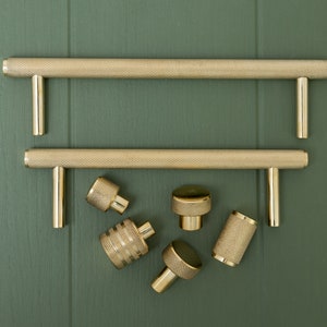 Solid Brass Knurled Pull Handles & Knobs | Kitchen Handles | Bedroom Furniture - Polished Brass ...