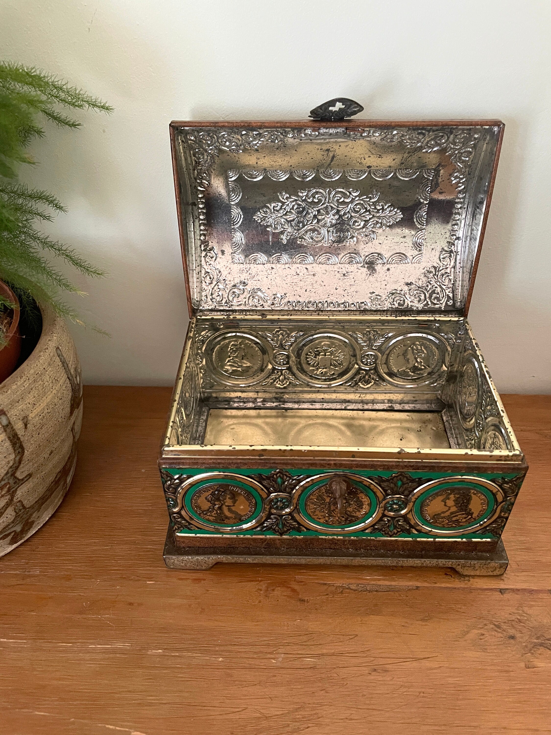 Vintage Treasure Chest Blue Bird Toffee Tin, Ornate Green/gold Vintage ...