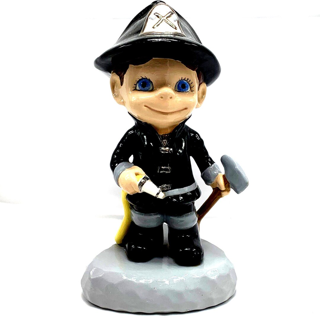 Vintage Ceramic Fireman Hand Painted Atlantic Mold 13" Figurine Firemen ...