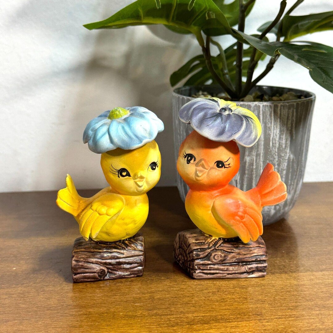 Vintage LEGO Anthropomorphic Bird Figurines Kitschy Flower Hats Red ...