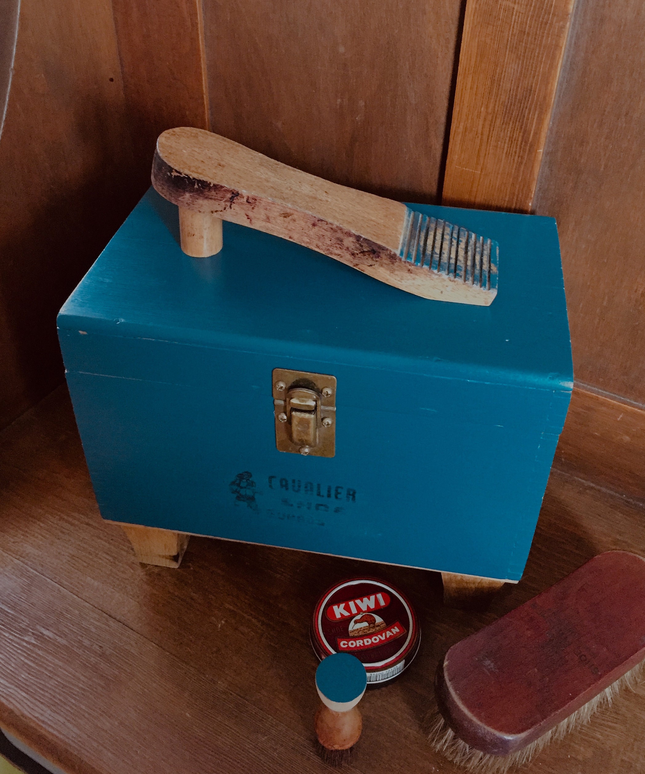 CAVALIER Shoe Valet, Wooden Shoe Shine Box, Brushes, Polish Tin, Gift ...