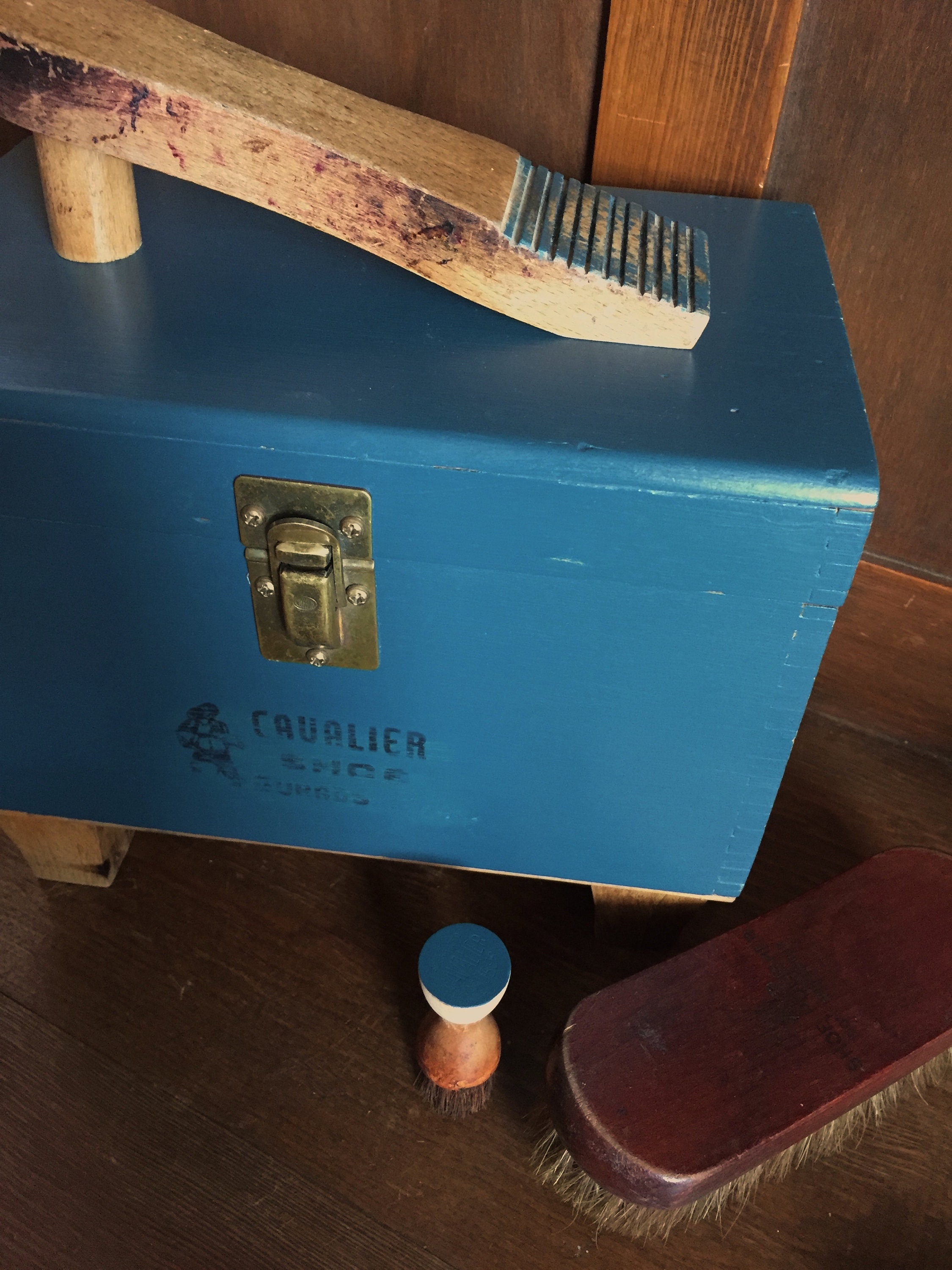 CAVALIER Shoe Valet, Wooden Shoe Shine Box, Brushes, Polish Tin, Gift ...