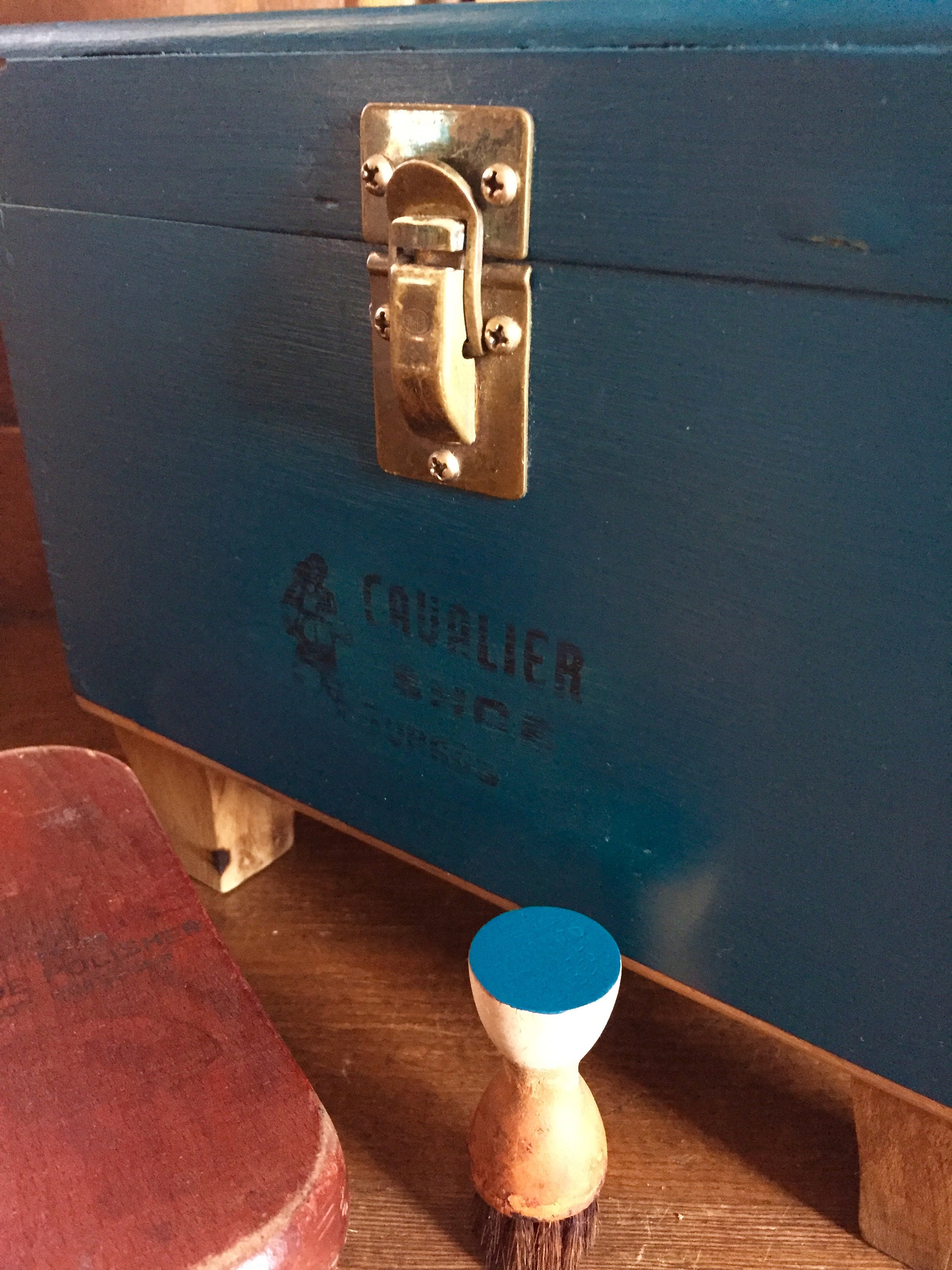 CAVALIER Shoe Valet, Wooden Shoe Shine Box, Brushes, Polish Tin, Gift ...