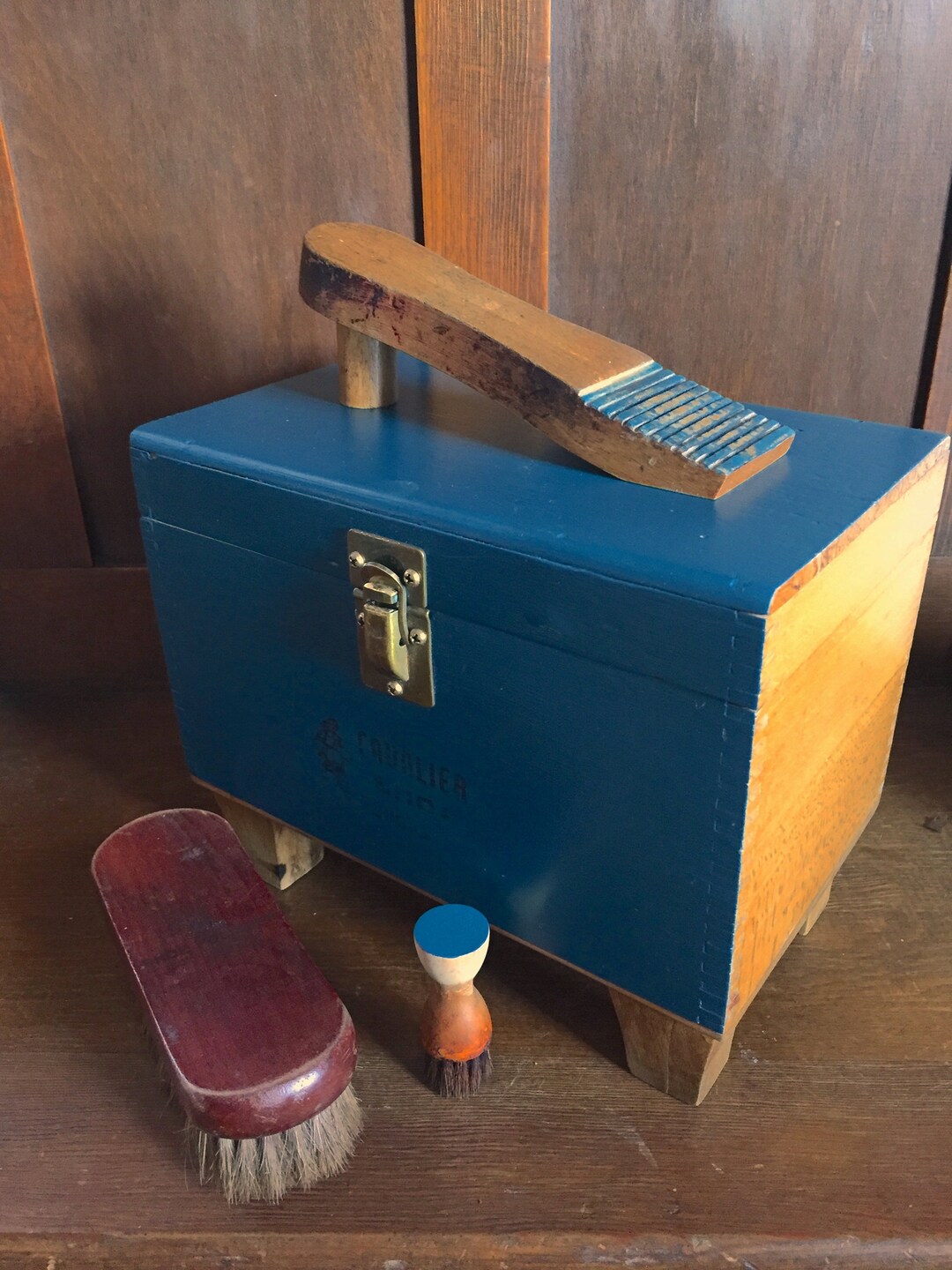 CAVALIER Shoe Valet, Wooden Shoe Shine Box, Brushes, Polish Tin, Gift ...