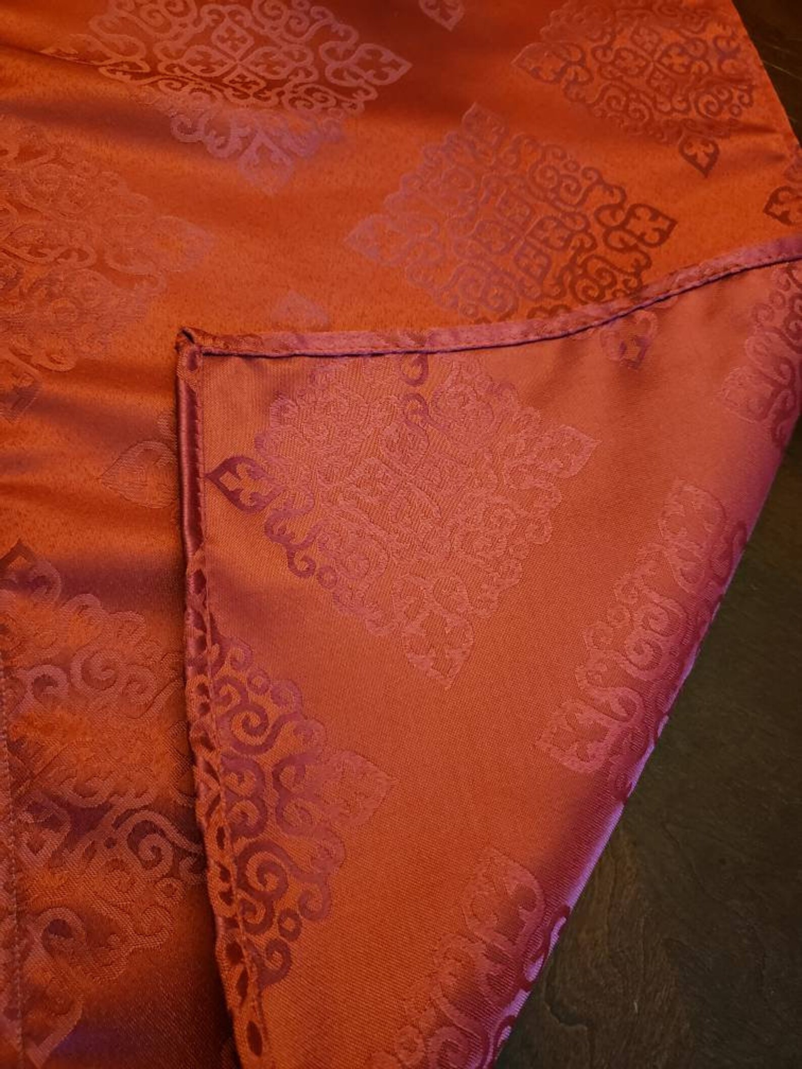 Gorgeous Deep Red Damask Table Runner. - Etsy
