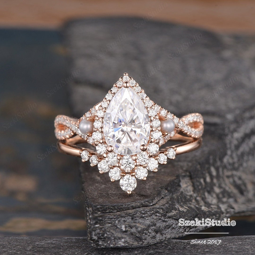 Customized Pear Shaped Ring Set Vintage Colorful Moissanite Engagement ...