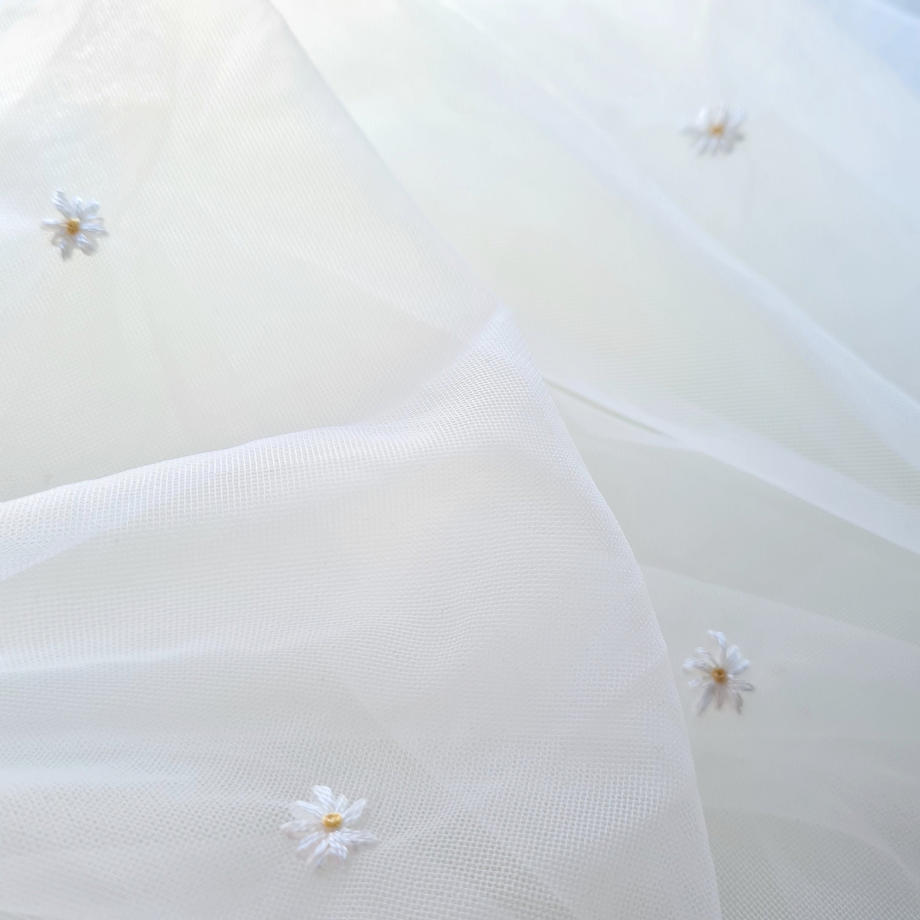 Daisy Blossom Border Wedding Veil Ivory or White Veil in - Etsy