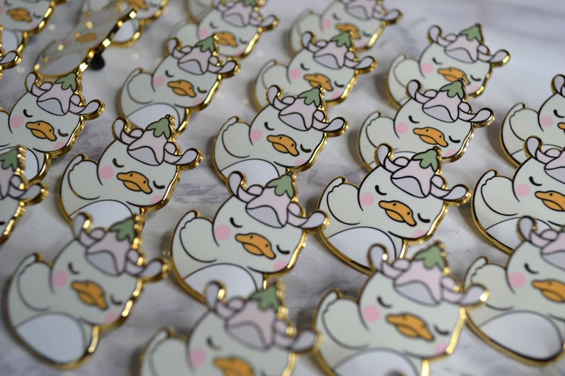 Floral Duck Enamel Pin Badge / Kawaii Duck Pin / Cute Enamel - Etsy