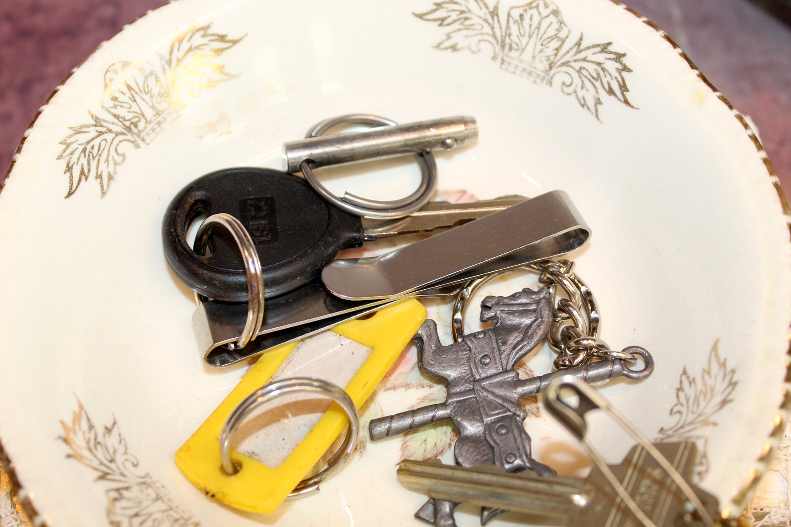 Vintage Keys 33 Keys 5 Key Chains Vintage Dish of Keys | Etsy