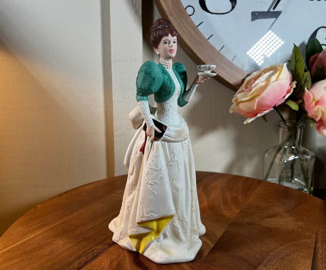 Vintage, Mrs. Albee, Victorian Woman Standing, Statue, Sculpture, 1995 ...