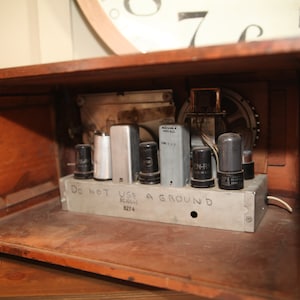 Vintage RCA Victor Wood Cabinet AM Tube Radio, Large, 18 Inch, Model ...