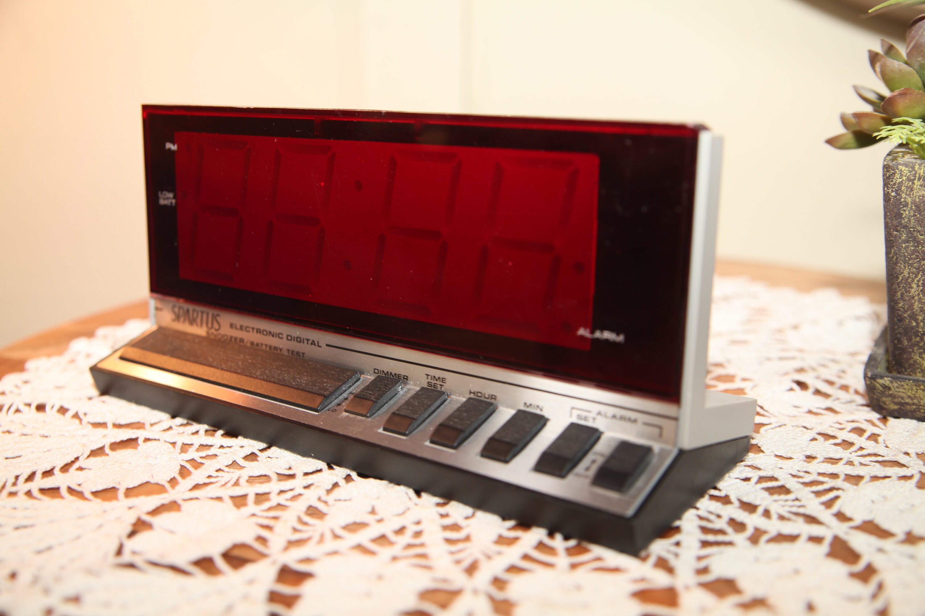 Spartus Model 1150 Vintage Electric Alarm Clock Red LCD Dimmer | Etsy
