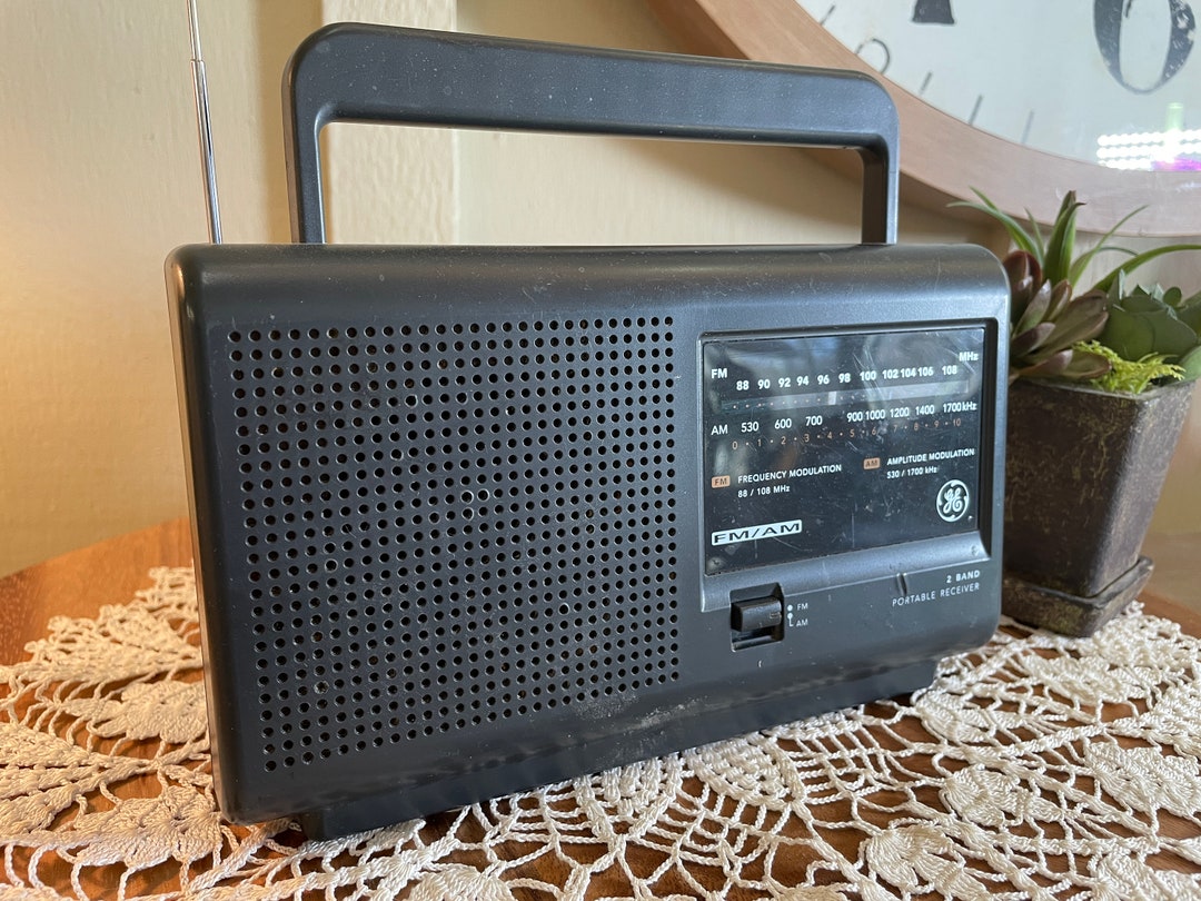 Vintage 1970's, General Electric, Portable, AM/FM, Radio, Ac/dc, 9" B8 ...