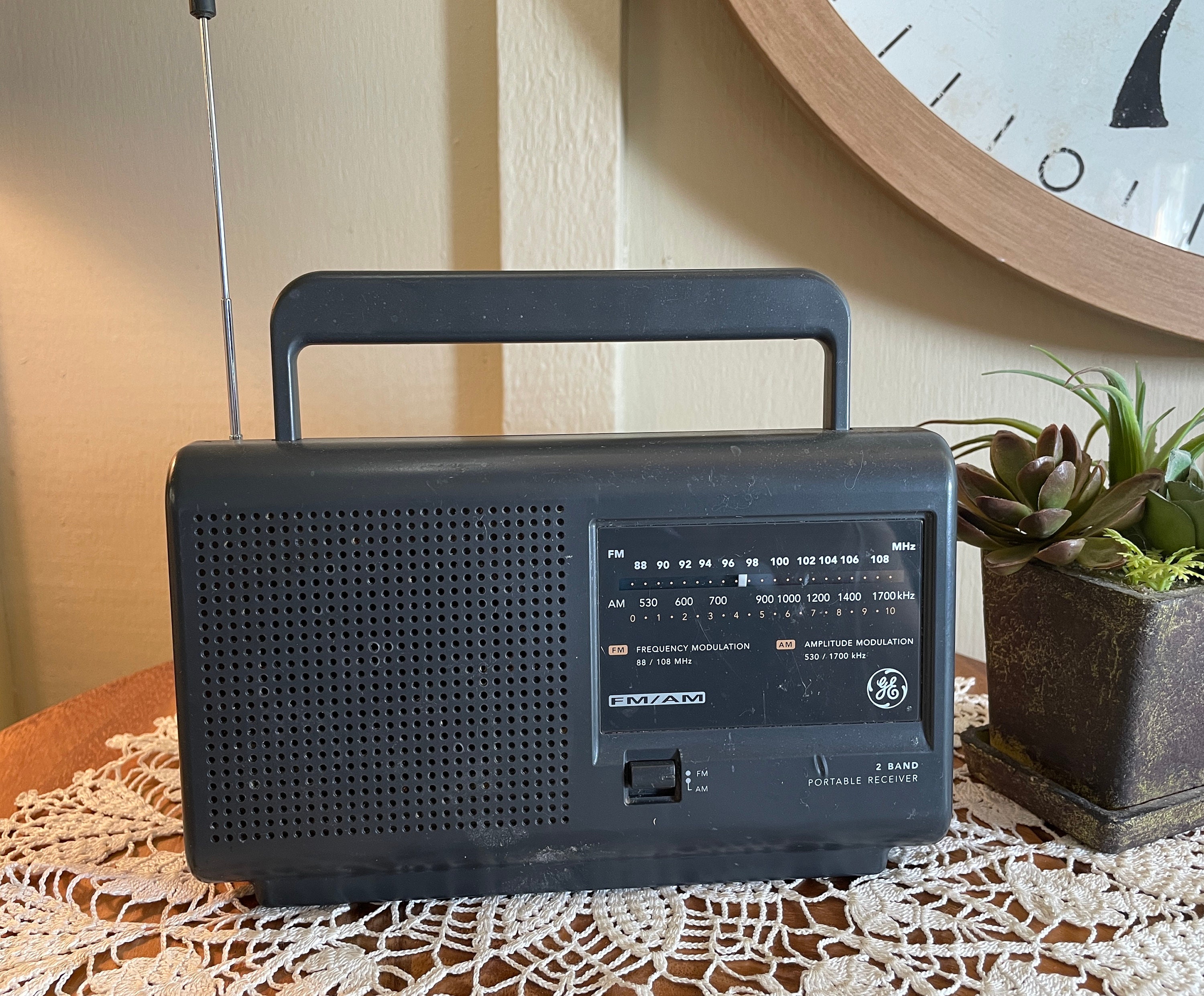 Vintage 1970's, General Electric, Portable, AM/FM, Radio, Ac/dc, 9" B8 ...