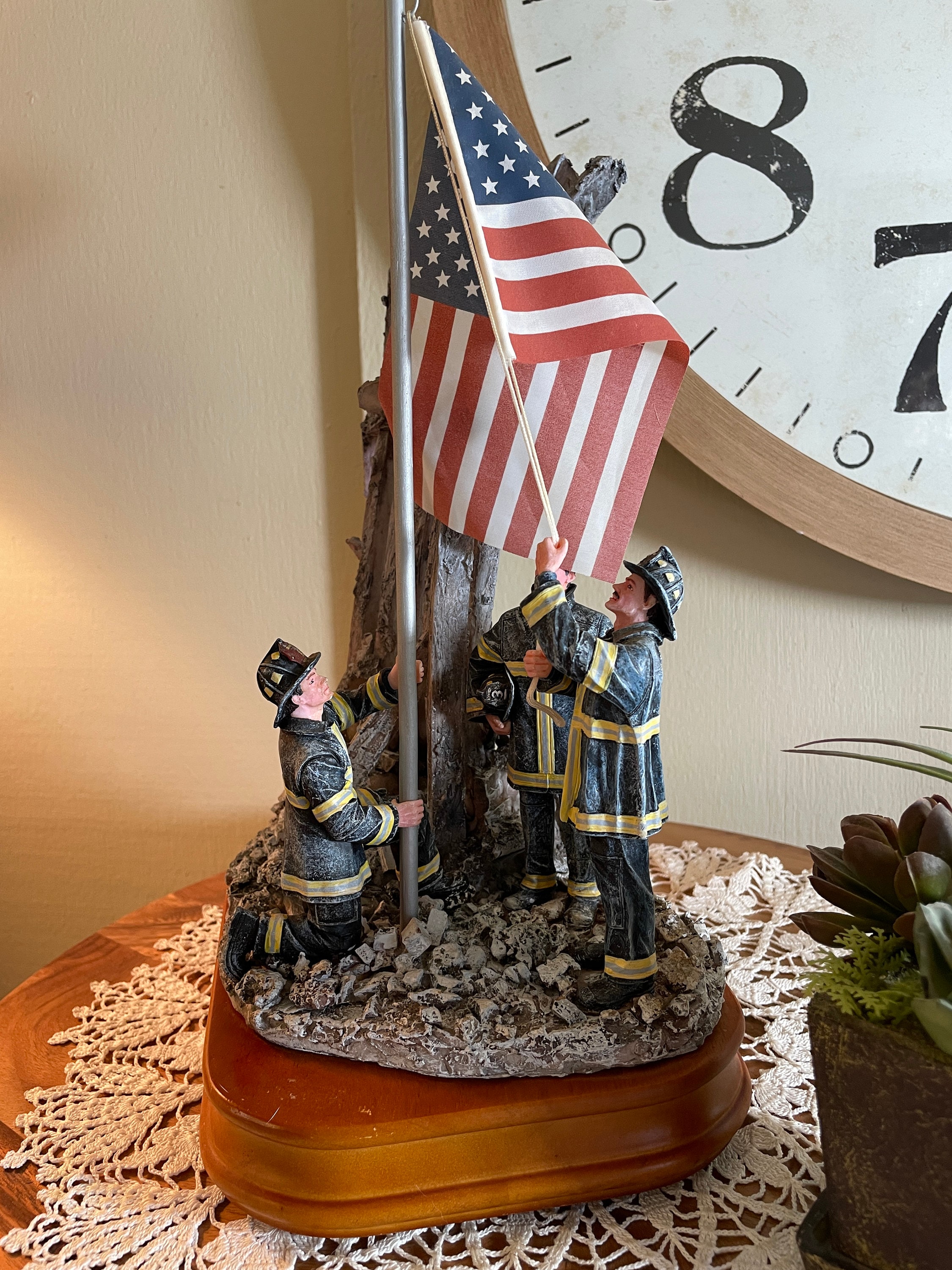 Vintage 9/11 Fireman's Memorial Red Hats of Courage - Etsy Denmark
