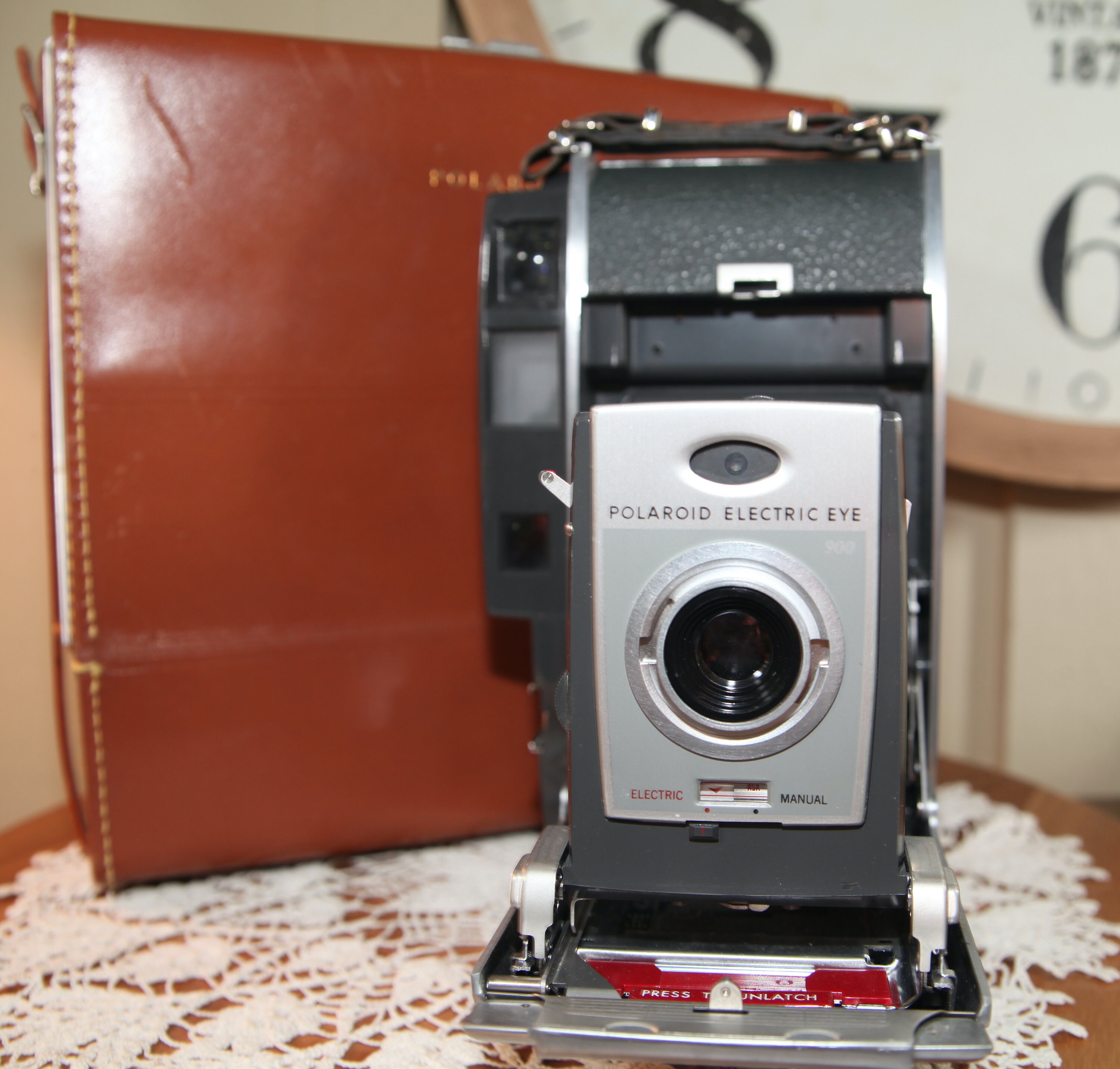 Vintage Polaroid Electric Eye Land Camera 900 W/ Case, 1960's B62-10-21 ...