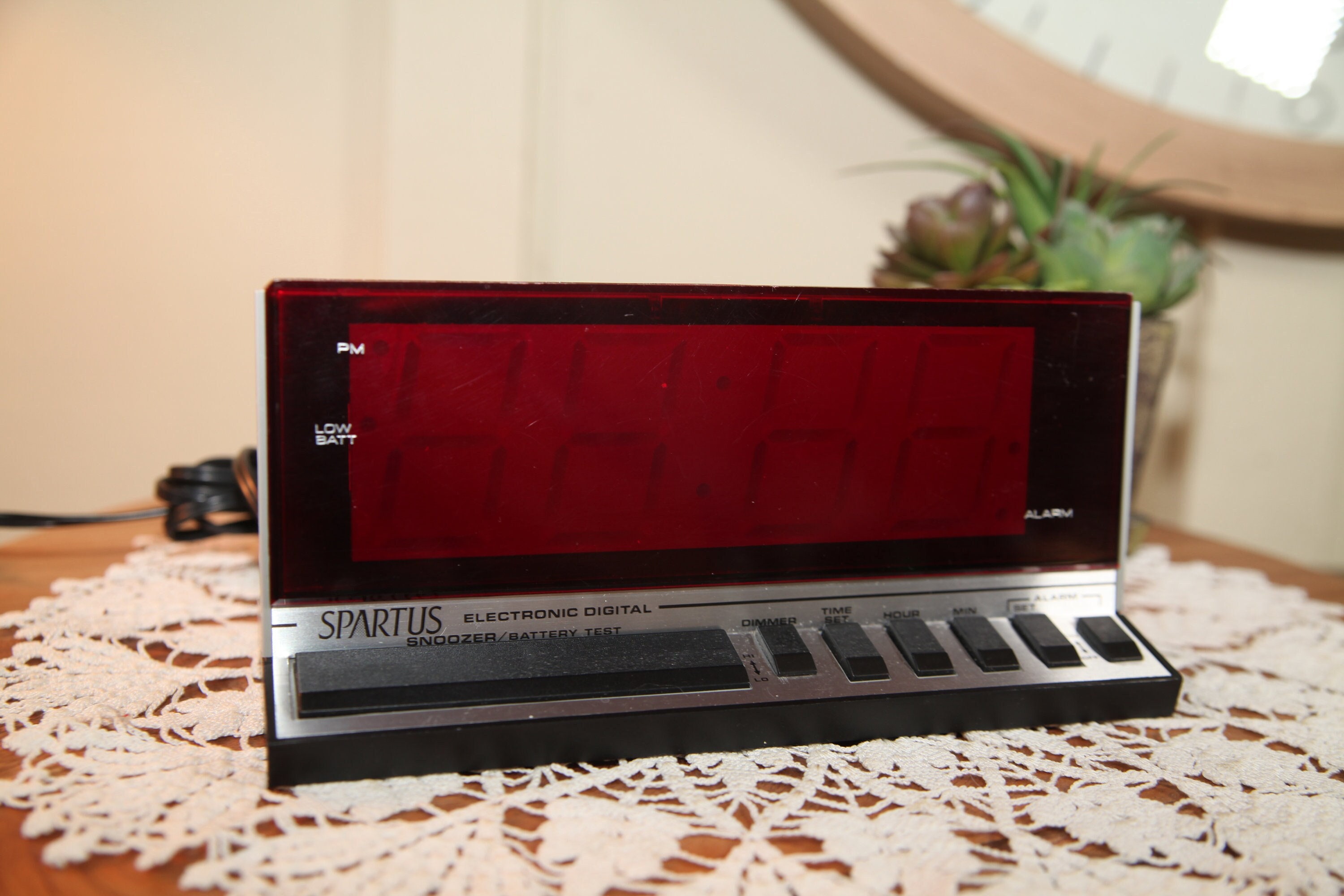 Spartus Model 1150 Vintage Electric Alarm Clock Red LCD Dimmer | Etsy