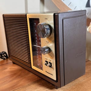Vintage, Large, Brown, Wood Tone Cabinet, Panasonic, AM/FM, Table Radio ...