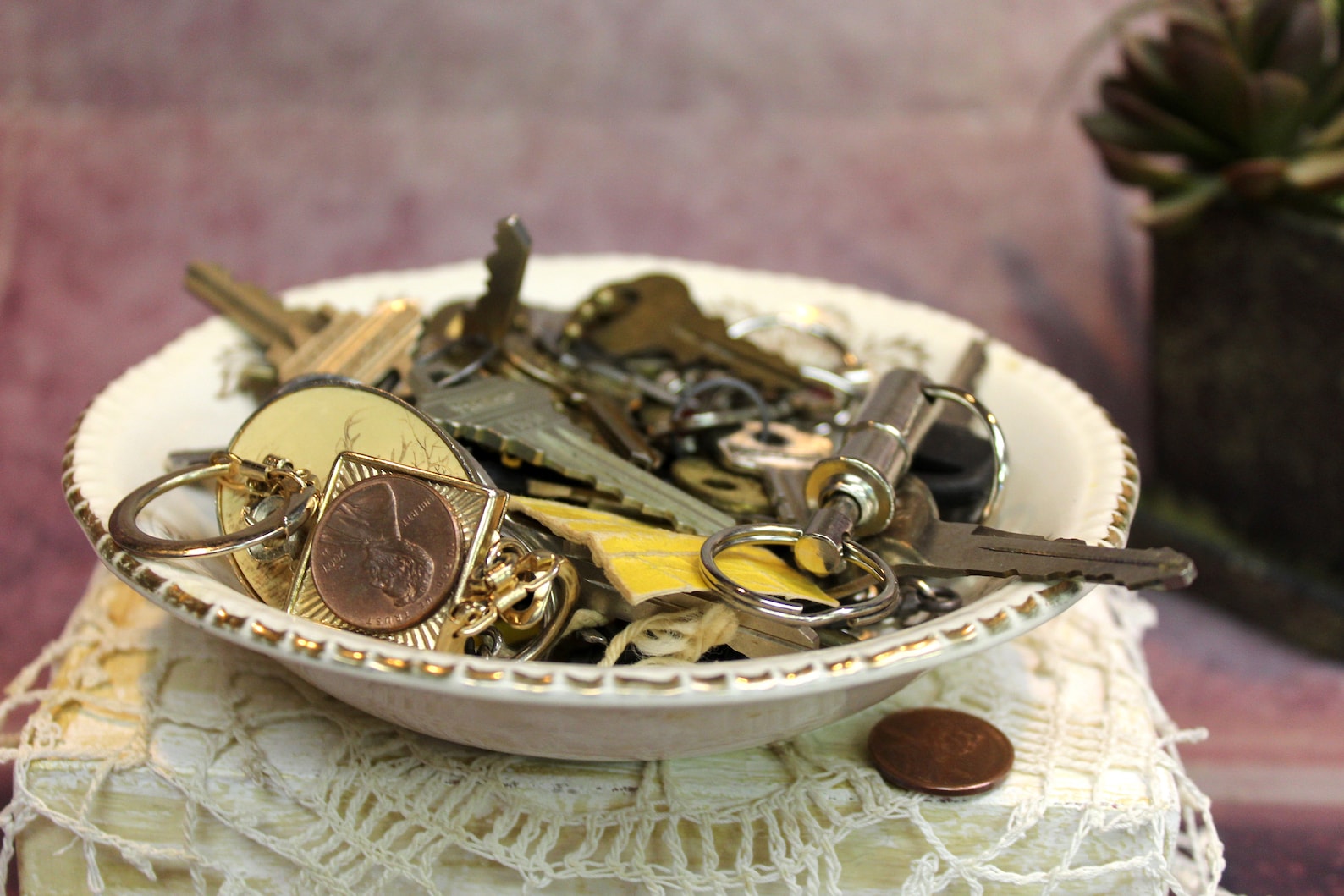 Vintage Keys 33 Keys 5 Key Chains Vintage Dish of Keys - Etsy