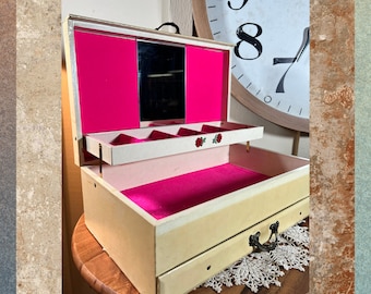 Level Jewelry Box - Etsy
